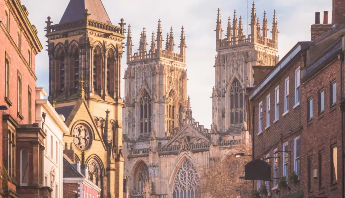 Oldest Building in England | Top 15 Buildings Still Standing