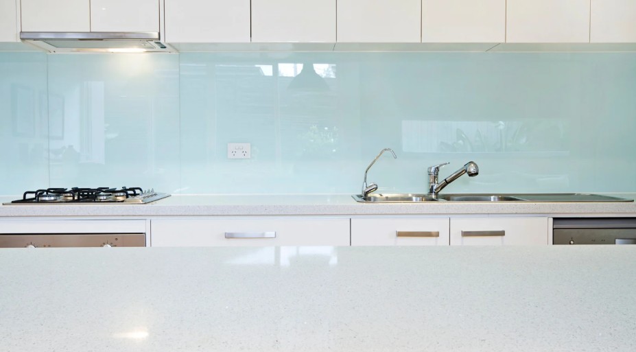How a Glass Splashback Transformed My New Kitchen?